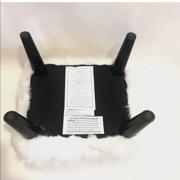 Tainoki Fine Furniture | Other | New Tainoki White Faux Fur Storage ...